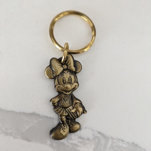 Disney | Other | Vintage Disney Minnie Mouse Metal Keychain Brass Tone ...